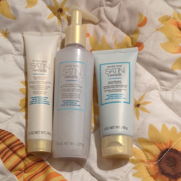 Mary Kay | Skincare | Mary Kay Satin Hands Trio In White And Gold ...